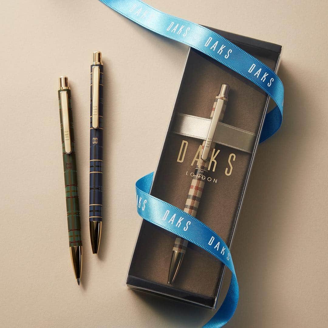 DAKS Japan（ダックス）さんのインスタグラム写真 - (DAKS Japan（ダックス）Instagram)「上品なカラーのチェック柄 ...