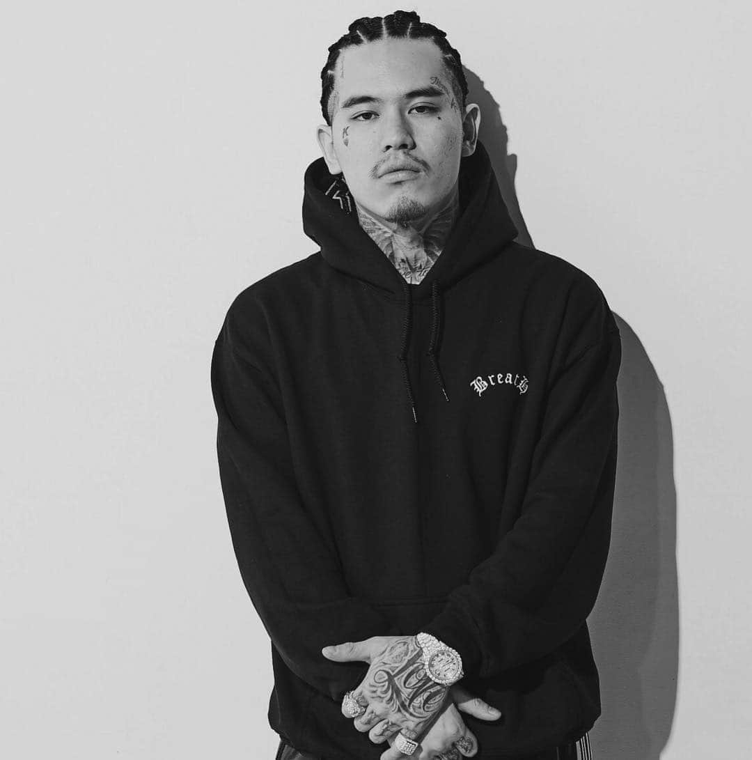 YZERRさんのインスタグラム写真 - (YZERRInstagram)「👕 @_breath_official 📸 @yamamot_y」4 ...