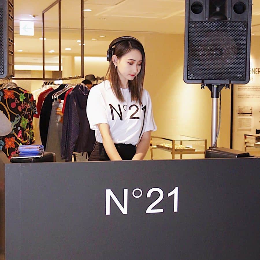 雪琴(YUKI) / DJ YUXIさんのインスタグラム写真 - (雪琴(YUKI) / DJ YUXIInstagram)「N21の有楽町阪急メンズTOKYO ブティックオープニングイベント ...