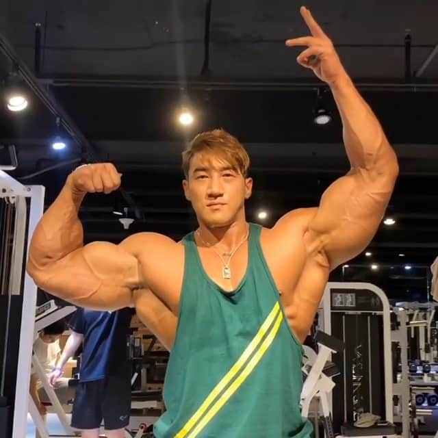 CHUL SOONさんのインスタグラム動画 - (CHUL SOONInstagram)「Front Double biceps ...