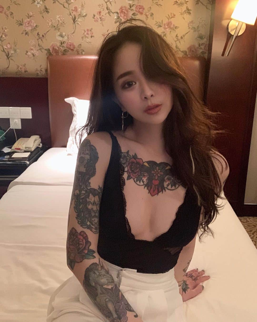 Abby Chenさんのインスタグラム写真 - (Abby ChenInstagram)「Busy busy 🖤 ️」5月13日 22時04分 - abbyabbychen