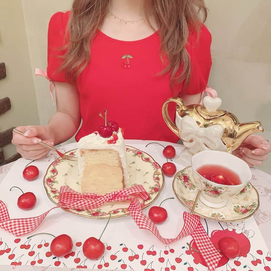 エリンコさんのインスタグラム写真 - (エリンコInstagram)「🍒 * * 目白駅すぐにある @cafe_acorite 💖 大好きな ...