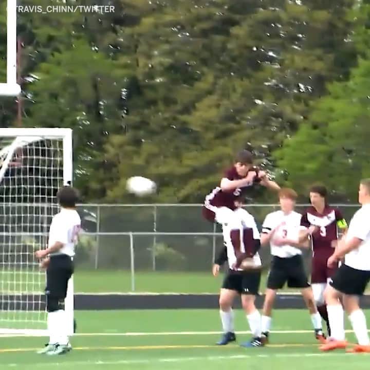 スポーツセンターさんのインスタグラム動画 - (スポーツセンターInstagram)「A goal is a goal 🤷‍♂️ (via ...