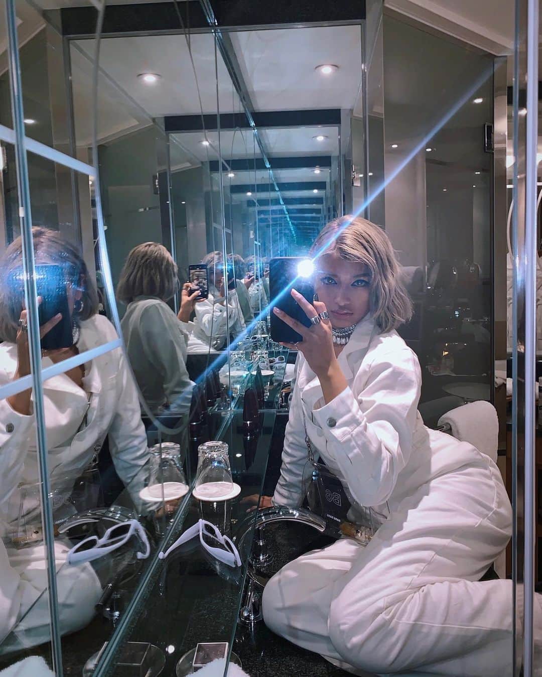 ローラさんのインスタグラム写真 ローラinstagram 「just Got Back To My Hotel At Midnight