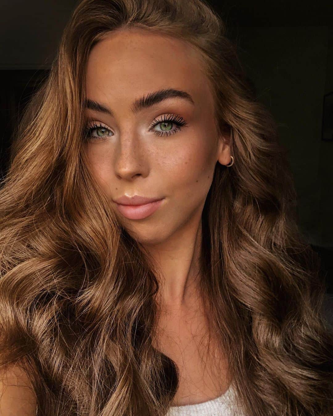 Lisa Tellbeさんのインスタグラム写真 - (Lisa TellbeInstagram)「Sun and freckles are ...