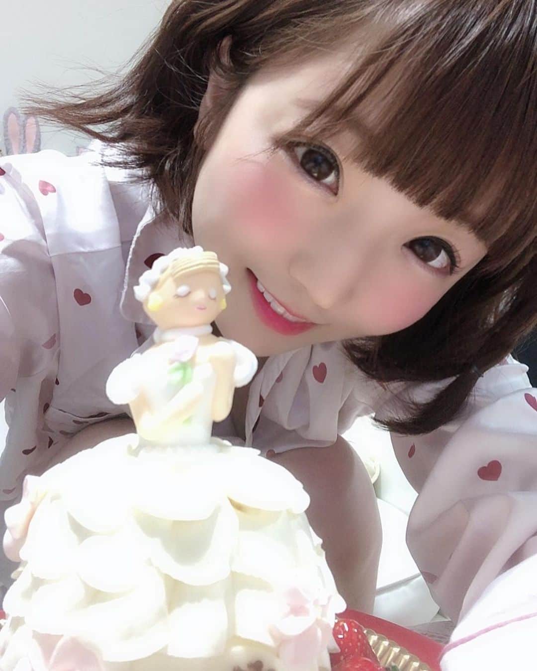 佐倉絆さんのインスタグラム写真 佐倉絆instagram 「1日過ぎましたが30歳を迎えました😨😨😨 たくさんの皆様にお祝いしていただき