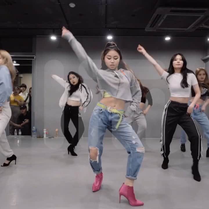 RIRIさんのインスタグラム動画 - (RIRIInstagram)「💃1 million dance studio💃 ストーリーを見てくれて ...