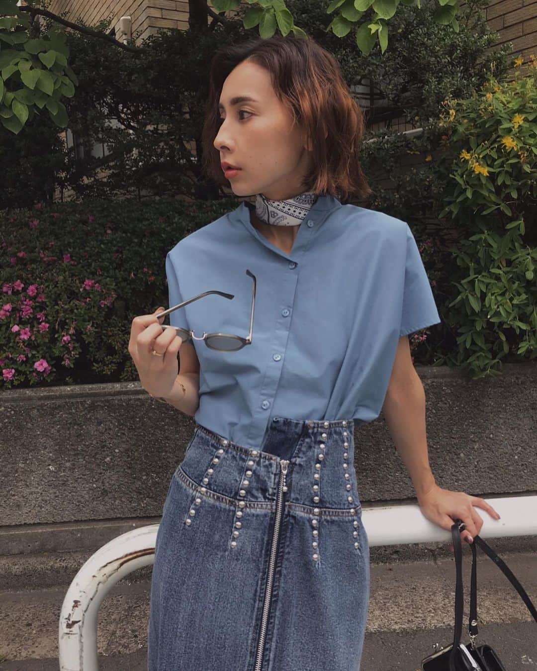 黒石奈央子さんのインスタグラム写真 - (黒石奈央子Instagram)「あめりふく . BEND SMOCK TOP ¥11100+tax 7/2 STUDS LINE DENIM ¥ ...