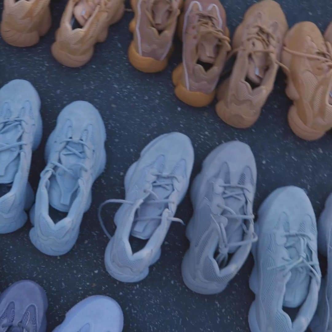 Sneaker Newsさんのインスタグラム写真 - (Sneaker NewsInstagram)「Yeezy Boost 350 v3 ...