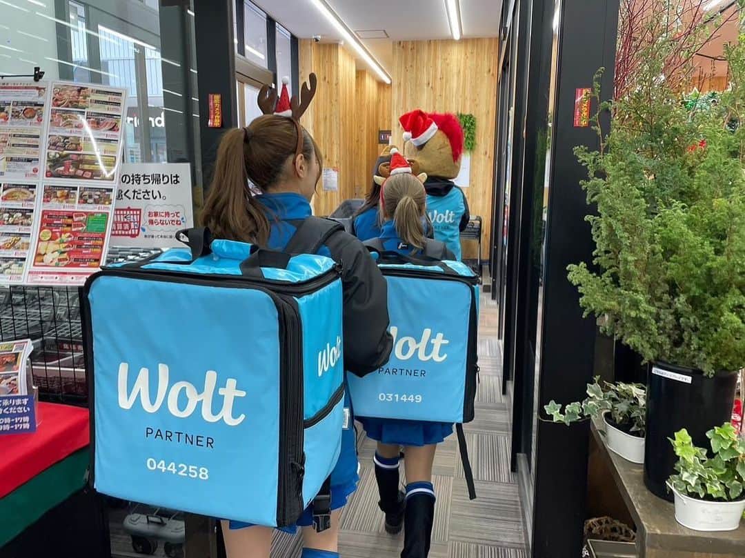 ファイターズガールさんのインスタグラム写真 - (ファイターズガールInstagram)「. みなさん、こんにちはー！ フレップ、真帆と琴美で Woltの1日配達パートナーをしてきました🚚 ...