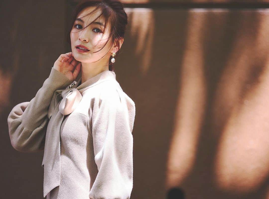 ほのかさんのインスタグラム写真 - (ほのかInstagram)「過去の アザーカット🤳 CanCam 1月号 発売中♡♡ @cancam_official ・ p.72〜 ドキッとさせたい♥ ...