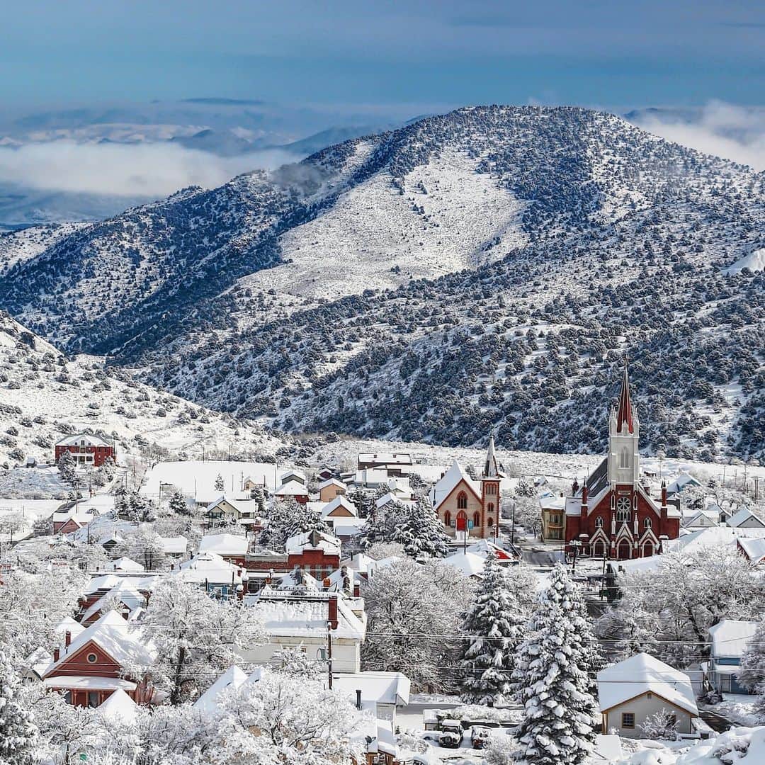 HGTVさんのインスタグラム写真 - (HGTVInstagram)「The Best Small Towns to Visit for ...