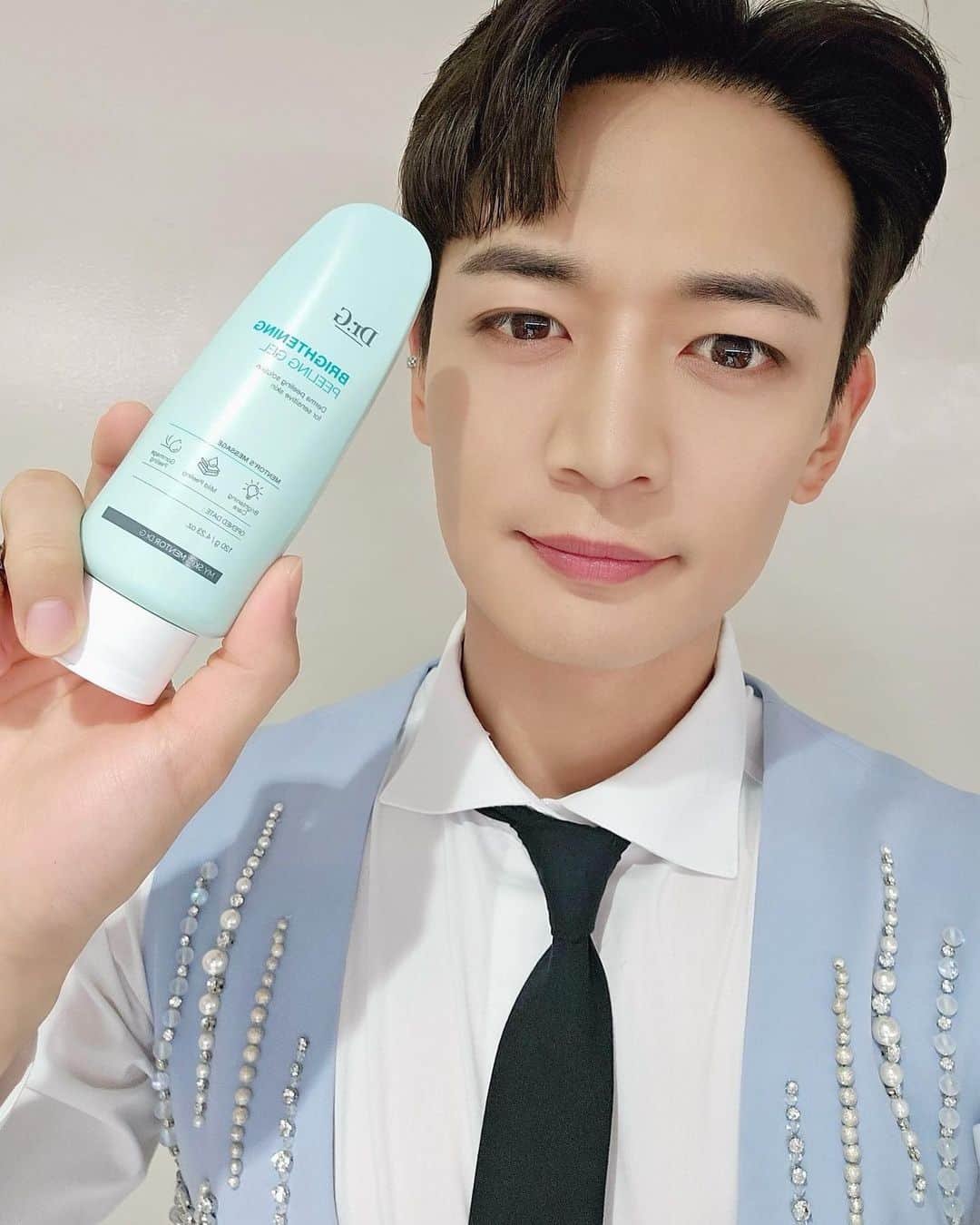 SHINeeさんのインスタグラム写真 - (SHINeeInstagram)「피부 고민은 #닥터지 ! 닥터지를 향한 샤이니 SAY! 🐹 ...