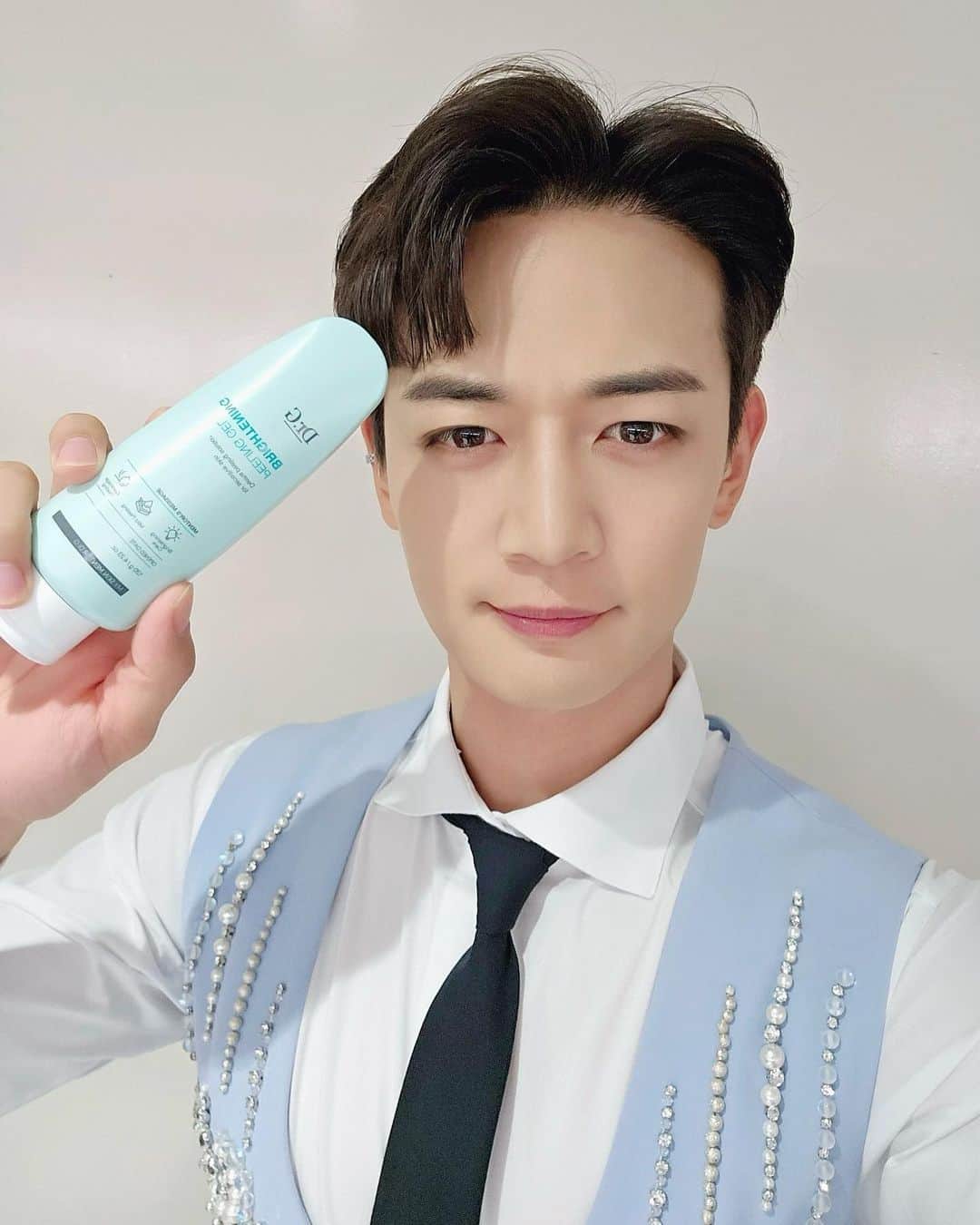 SHINeeさんのインスタグラム写真 - (SHINeeInstagram)「피부 고민은 #닥터지 ! 닥터지를 향한 샤이니 SAY! 🐹 ...