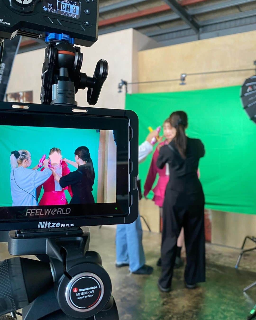 @onefive（ワンファイブ）さんのインスタグラム写真 - (@onefive（ワンファイブ）Instagram)「GUMIです^^ F.A.F.OのMVはもう見てくれた〜？？🩷🔫 衣装も ...