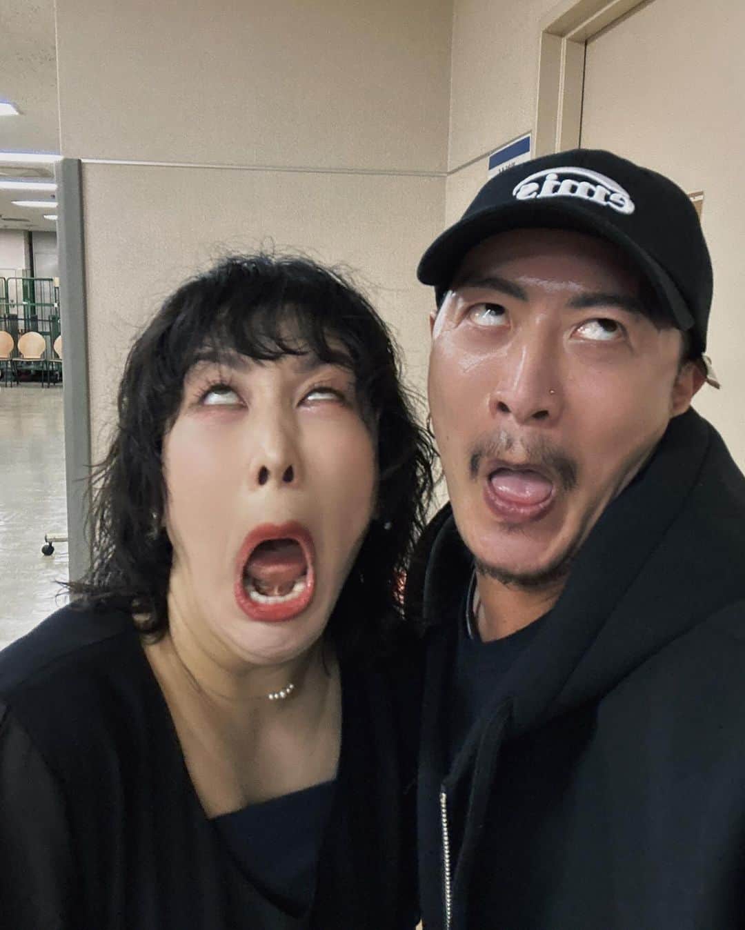 JunJunさんのインスタグラム写真 - (JunJunInstagram)「. にしたんたんたん🎶 @yumecchi_3h おかわ🖤 ヘアメイクの現場ありがとうございました☺️💄 」11月 ...