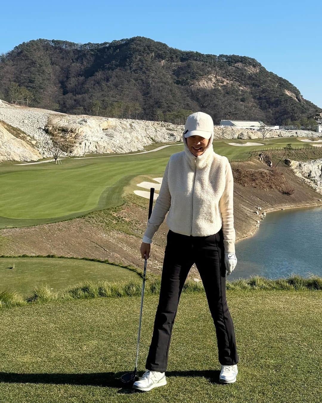 キム・ジュニさんのインスタグラム写真 キム・ジュニinstagram 「어깨에 담이 와도 침맞아가며 이렇게 좋아하게 될줄은 몰랐던
