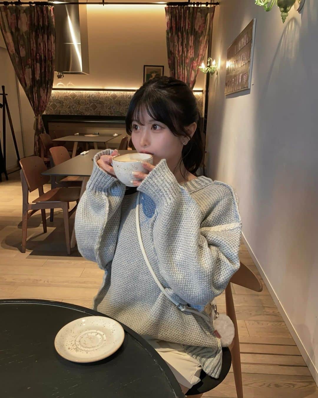 星乃まひろさんのインスタグラム写真 - (星乃まひろInstagram)「blue knit 🥣♡ ㅤㅤㅤㅤㅤㅤㅤㅤㅤㅤㅤㅤㅤ ㅤㅤㅤㅤㅤㅤㅤㅤㅤㅤㅤㅤㅤ tops ...