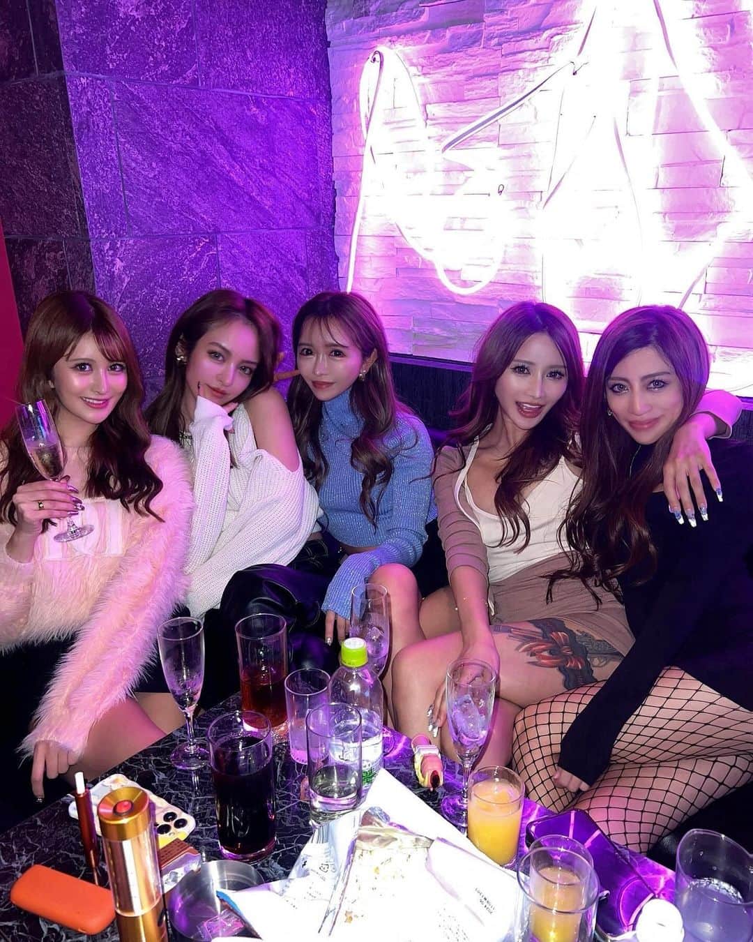 Yurikaさんのインスタグラム写真 Yurikainstagram 「💖 少し早めの忘年会🥂 だいすきなみんなと集まれて 最高の時間を