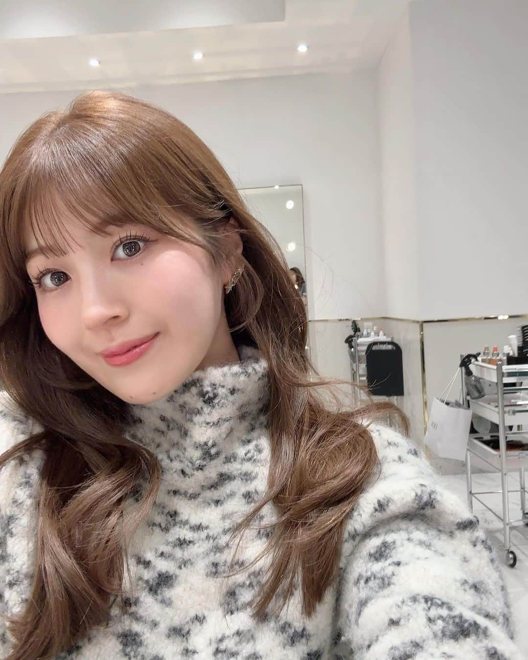 黒田莉来さんのインスタグラム写真 - (黒田莉来Instagram)「𝑤𝑖𝑛𝑡𝑒𝑟 𝑐𝑜𝑙𝑜𝑟 ️🤍」11月27日 21時10分 - kuroda_tomatochan