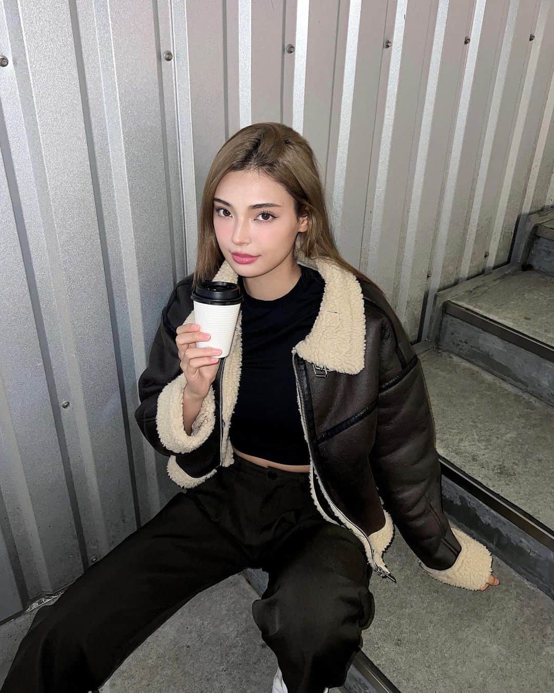 RIANさんのインスタグラム写真 - (RIANInstagram)「its getting coldd ☕️🤎 #cyberjapan # ...