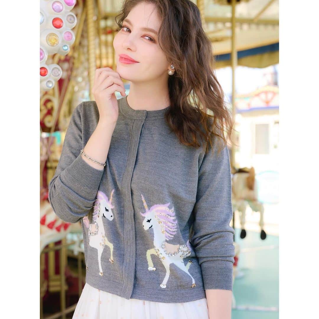 Chestyさんのインスタグラム写真 - (ChestyInstagram)「𝑵𝑬𝑾 𝑪𝑶𝑳𝑳𝑬𝑪𝑻𝑰𝑶𝑵 ️🎠🪽 - Dream Wonderland - 街が煌めくホリデーシーズンの訪れ ...