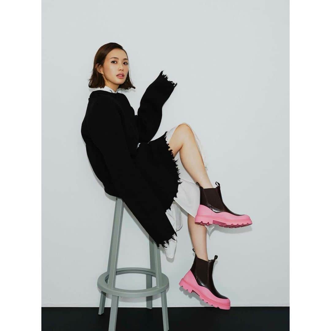 臼田あさ美さんのインスタグラム写真 - (臼田あさ美Instagram)「👞💝 カプセルコレクションのスペシャルコンテンツが公開されました☑️ ...