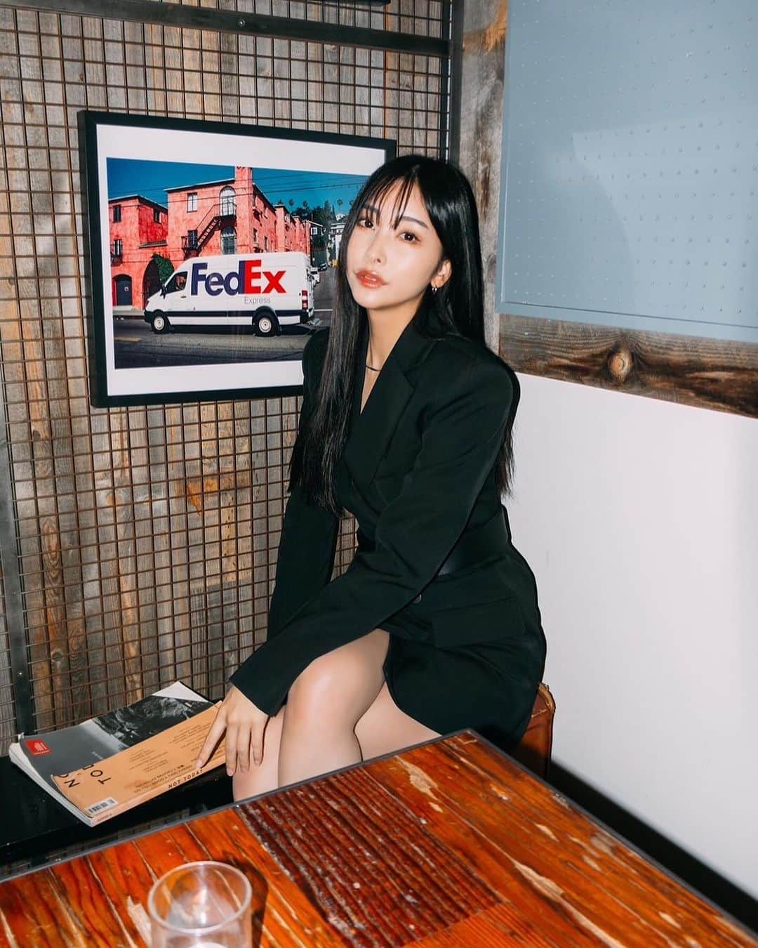 南真琴さんのインスタグラム写真 - (南真琴Instagram)「. . 🖤🖤 @akira.photographer #model#gravure#racequeen#gridgirls ...