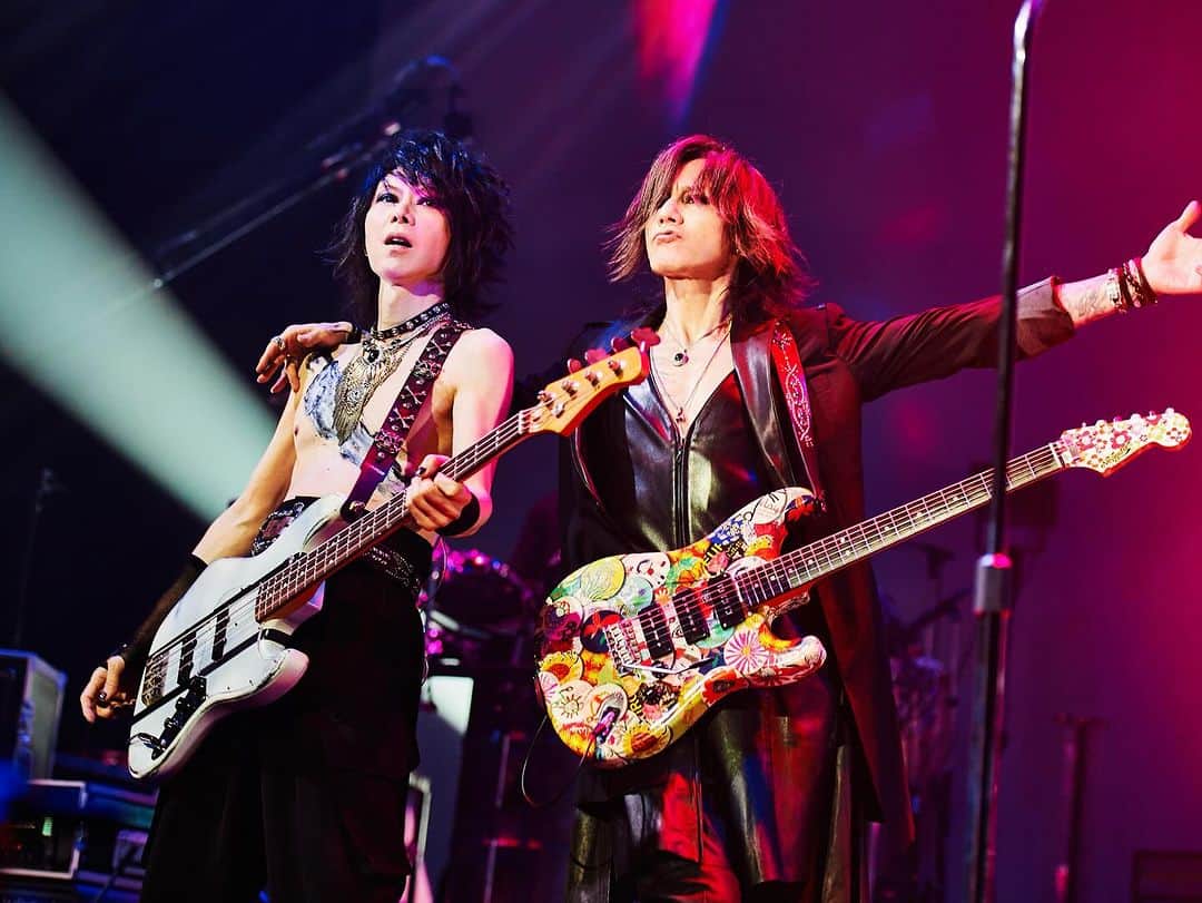 SUGIZOさんのインスタグラム写真 - (SUGIZOInstagram)「Rest in Peace & Fly Away. Dear my friend HEATH…..」11月29日 ...