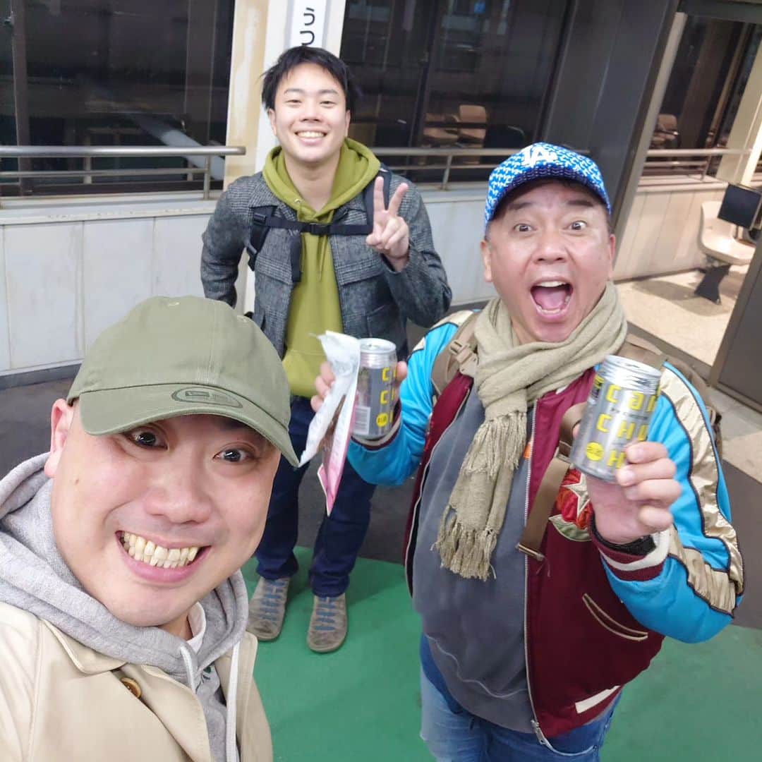 桂宮治さんのインスタグラム写真 桂宮治instagram 「昨日はたい平師匠に宇都宮餃子を2軒もご馳走になる さらに、冷凍餃子を家族