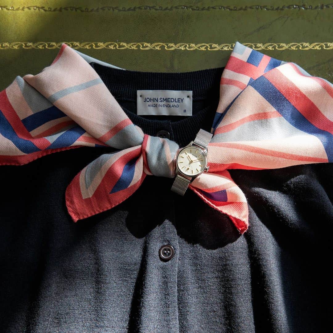 FUDGEさんのインスタグラム写真 - (FUDGEInstagram)「《クオ》の腕時計「ホルボーン 90-003」がレディな彼女の相棒 ∟(@kuoe_official) クラシック ...