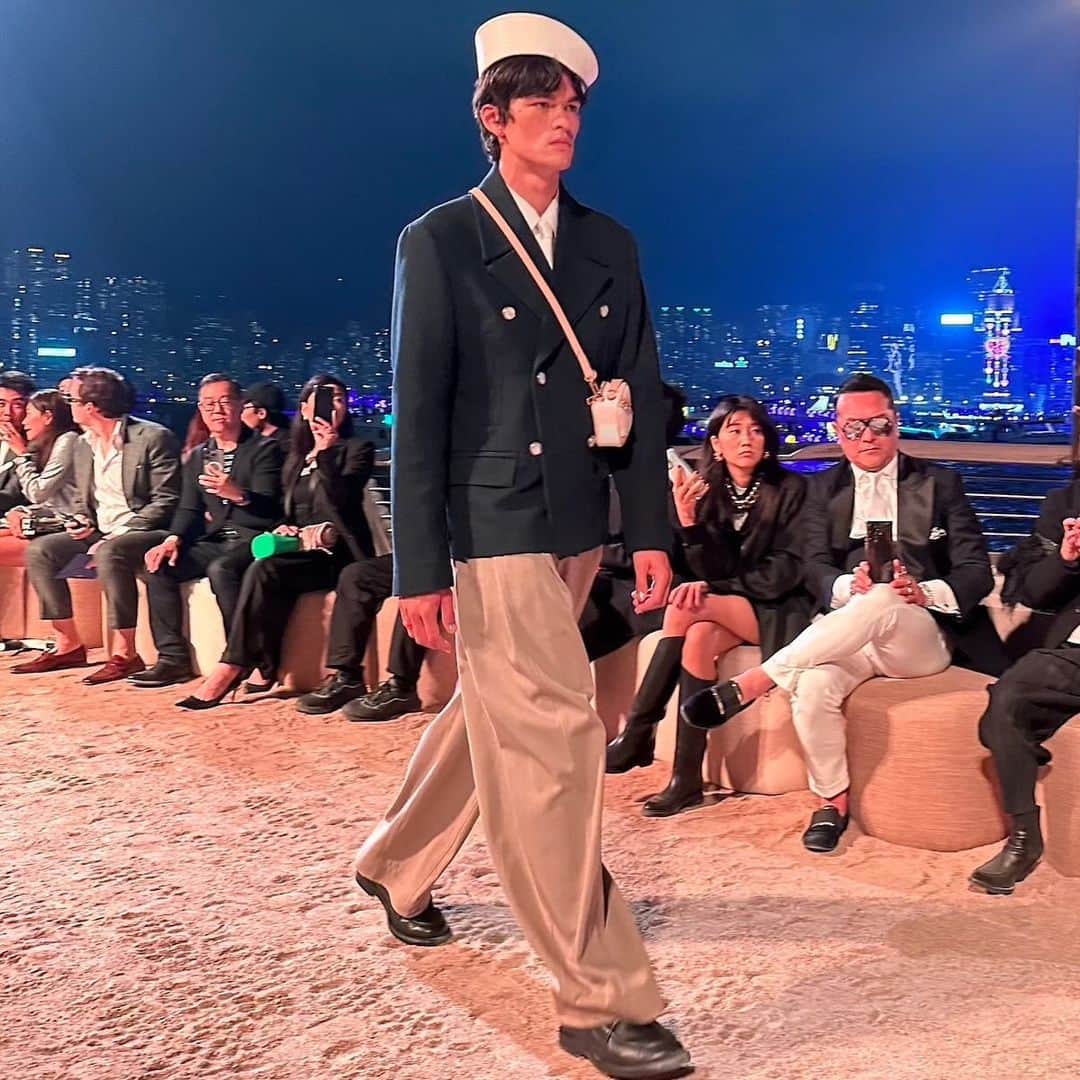WWDジャパンさんのインスタグラム写真 - (WWDジャパンInstagram)「コレクション・リポート：ファレル・ウィリアムスのセカンド ...