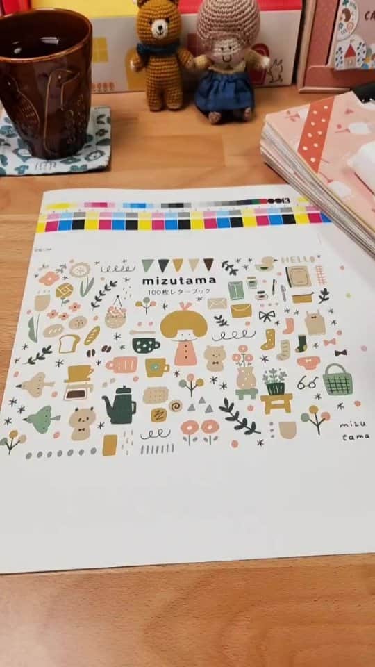 mizutamaさんのインスタグラム動画 - (mizutamaInstagram)「12/1 100枚レターブックと手帳のあれこれ」12月1日 23時42分 - mizutamahanco