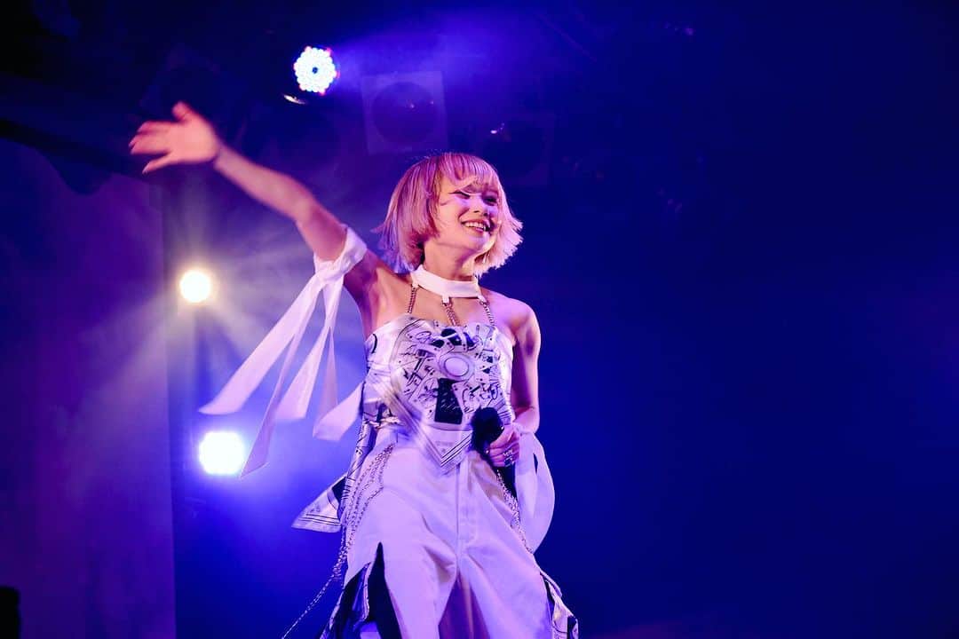 REOLさんのインスタグラム写真 - (REOLInstagram)「スタッフが撮ってくれたpure過ぎるわたしです Styling by ...