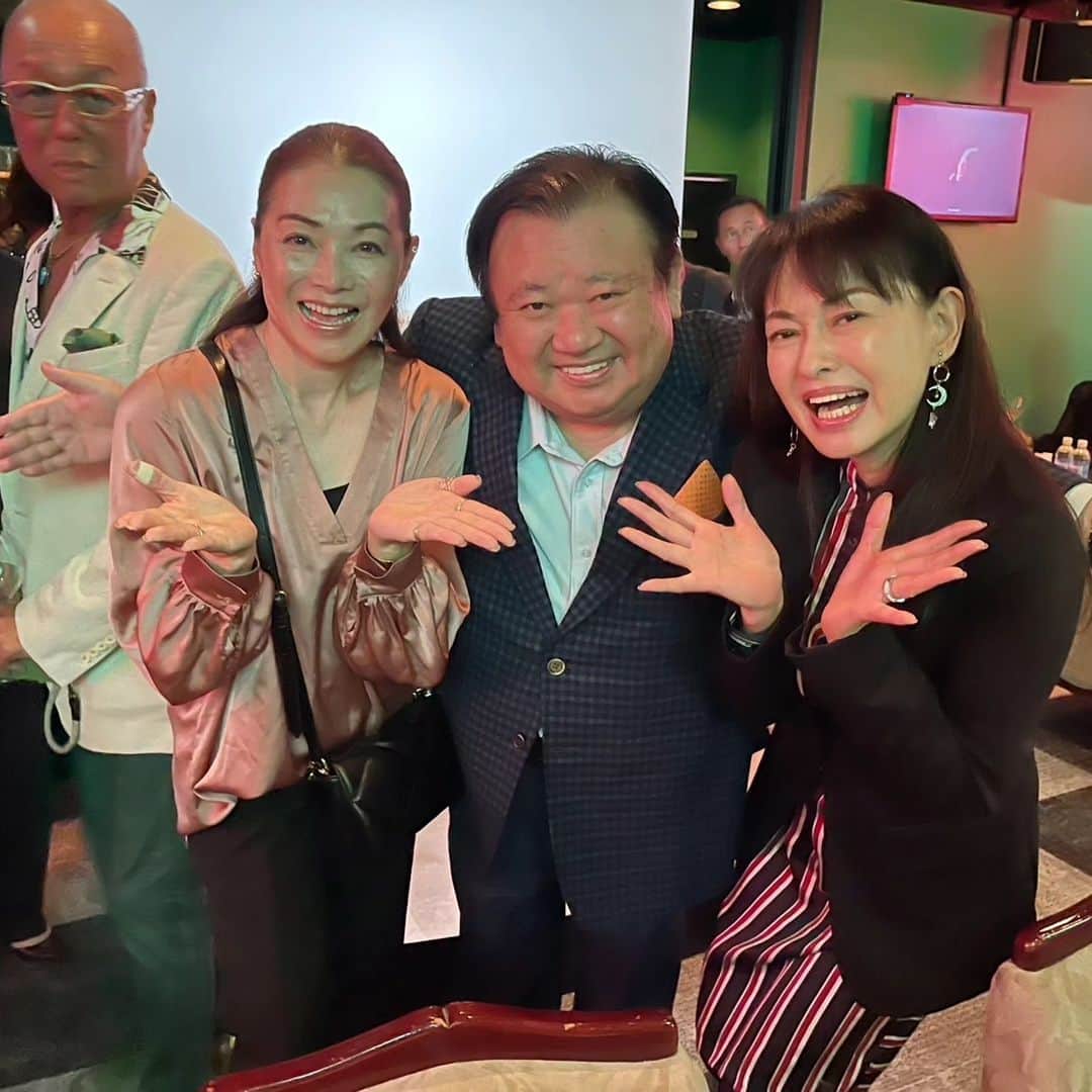 渡辺めぐみさんのインスタグラム写真 - (渡辺めぐみInstagram)「Bro.KONちゃんのお店のオープニングに、美奈子ちゃんと行ったら ...