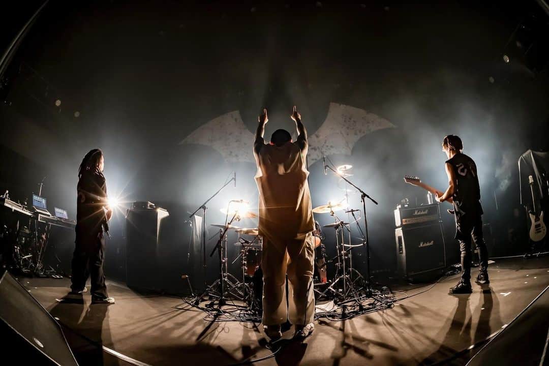 Sugiさんのインスタグラム写真 - (SugiInstagram)「@sim_japan “PLAYDEAD” WORLD TOUR SEASON 1 at 奈良 EVANS CASTLE ...