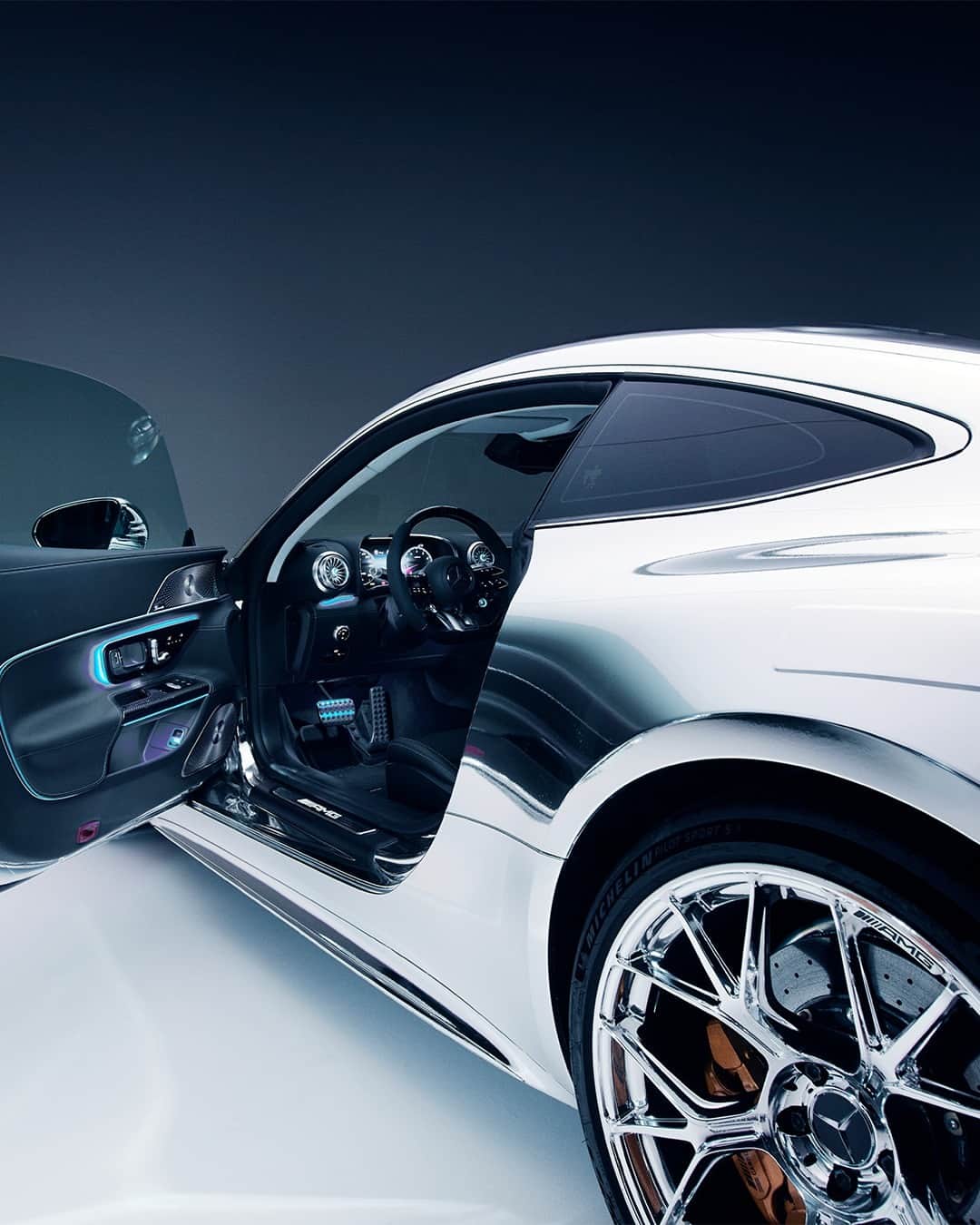 メルセデス・ベンツさんのインスタグラム写真 - (メルセデス・ベンツInstagram)「Can't get enough of the all-new Mercedes-AMG GT ...