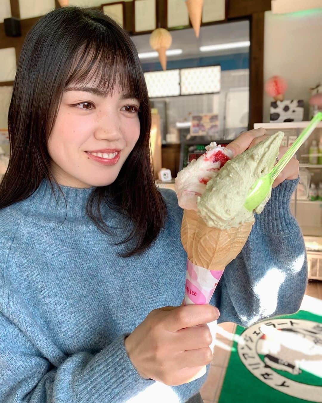 登レイナさんのインスタグラム写真 - (登レイナInstagram)「• 1歳児、こういう飾りが一番気になる...!🫣 ジェラート目当てに 小田原まで行きました🚗 #他には #くるくる回るもの ...