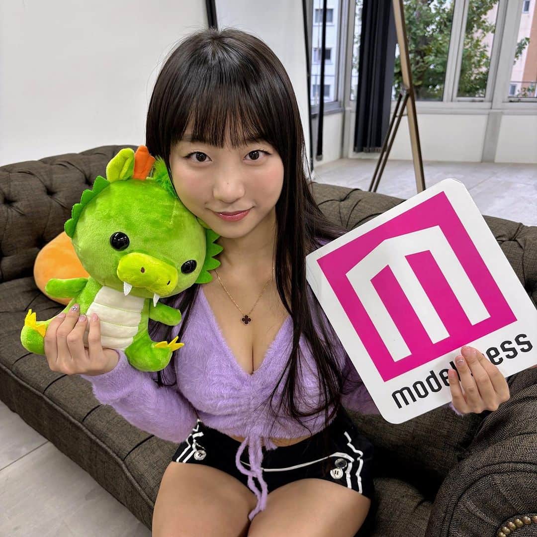 ピョ・ウンジさんのインスタグラム写真 - (ピョ・ウンジInstagram)「モデルプレスさんにインタビューして いただきました！楽しみにしててね🩷 Interviewed with ...