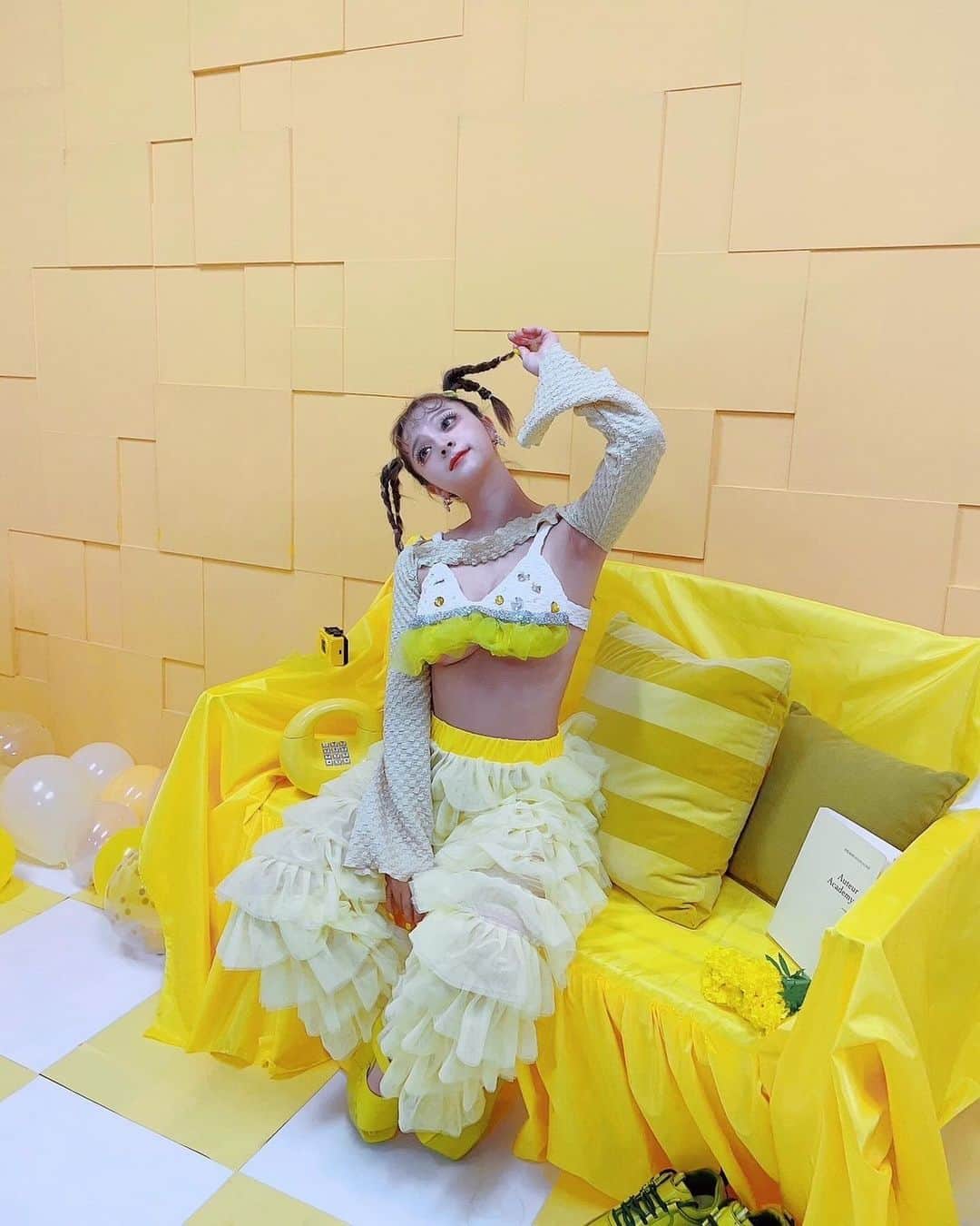 Mariaさんのインスタグラム写真 Mariainstagram 「💛🐥💛🐣💛 メイリア写真集第4弾特典ブロマイド Maria