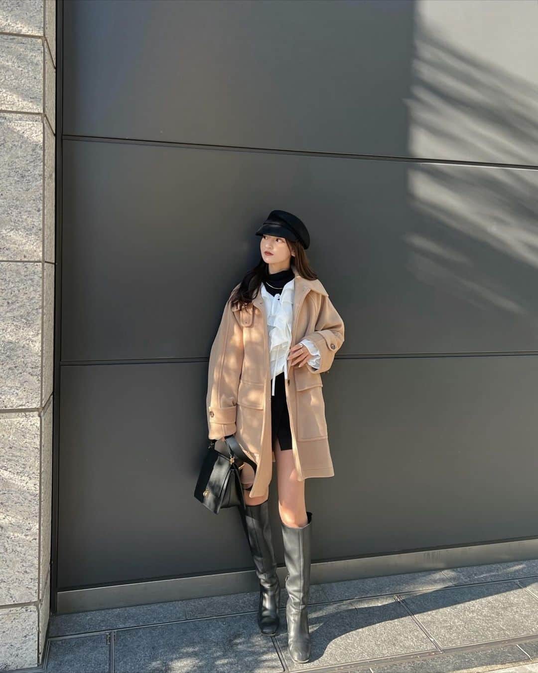 池田有里紗さんのインスタグラム写真 - (池田有里紗Instagram)「ootd. Aラインに広がるフレアシルエットが素敵なミドルコート 柔らかくてモチモチな素材が とにかく気持ちいい♡ ...
