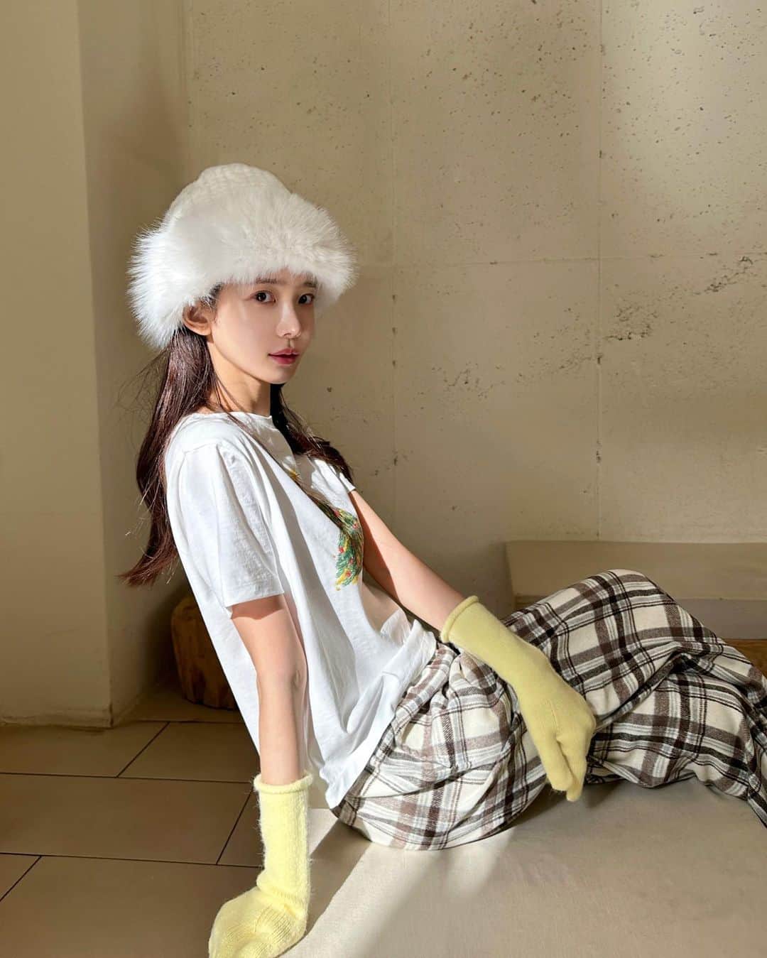 キム・ミニさんのインスタグラム写真 - (キム・ミニInstagram)「나 오늘 에쵸티 같지 않냐 그랬더니 그냥 따뜻해보인다며 ...