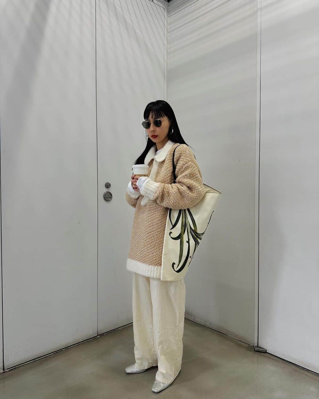 黒石奈央子さんのインスタグラム写真 - (黒石奈央子Instagram)「この可愛すぎなニットはなんとzozo限定 本日より発売！ . @ameri_shinjuku ...