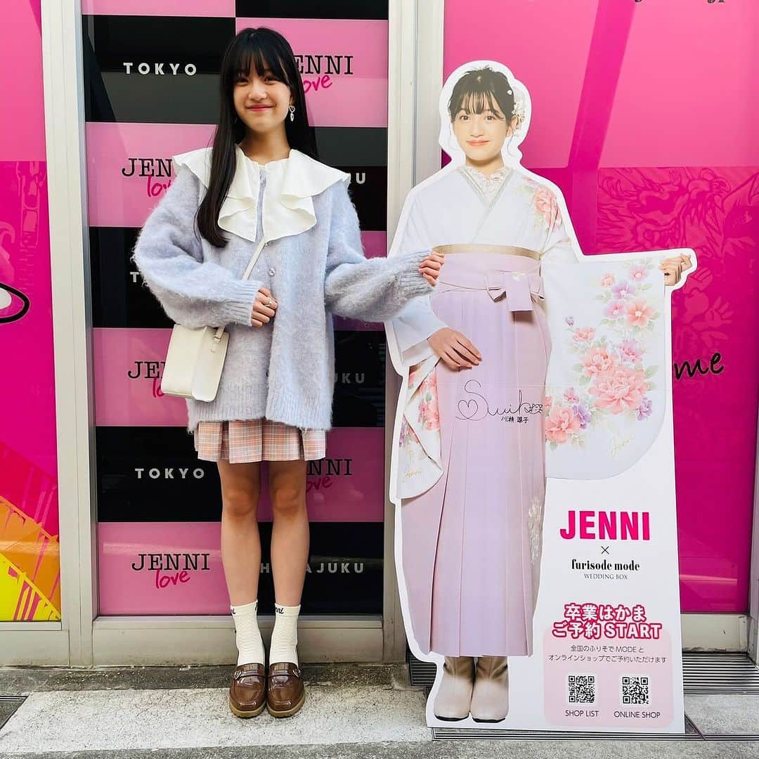 JENNI loveさんのインスタグラム写真 - (JENNI loveInstagram)「JENNI SHOPで袴を着た翠子ちゃんのパネル ...