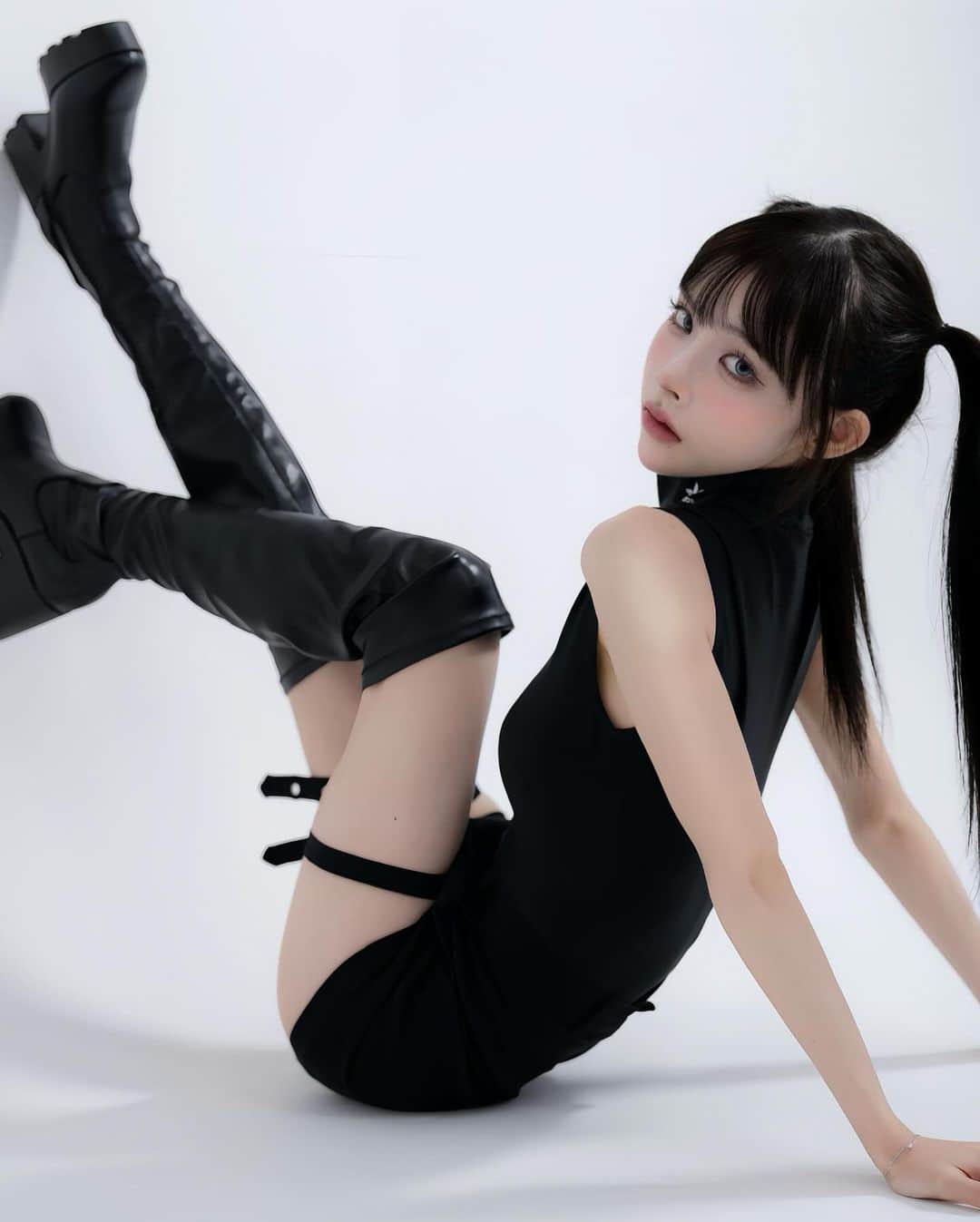 緩苺さんのインスタグラム写真 - (緩苺Instagram)「冬コミで写真集出します！ c103 12/31（日曜日）東t07a です。 久しぶりにコメント返すよ🫶🏻」12月10日 19時04 ...