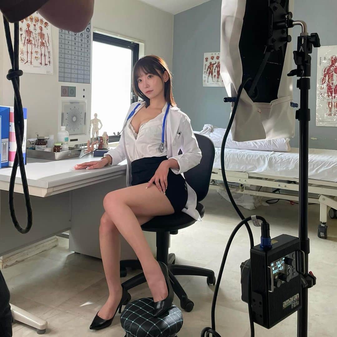 七嶋舞さんのインスタグラム写真 - (七嶋舞Instagram)「AVパケ写の裏側」12月10日 21時34分 - nanashima_mai