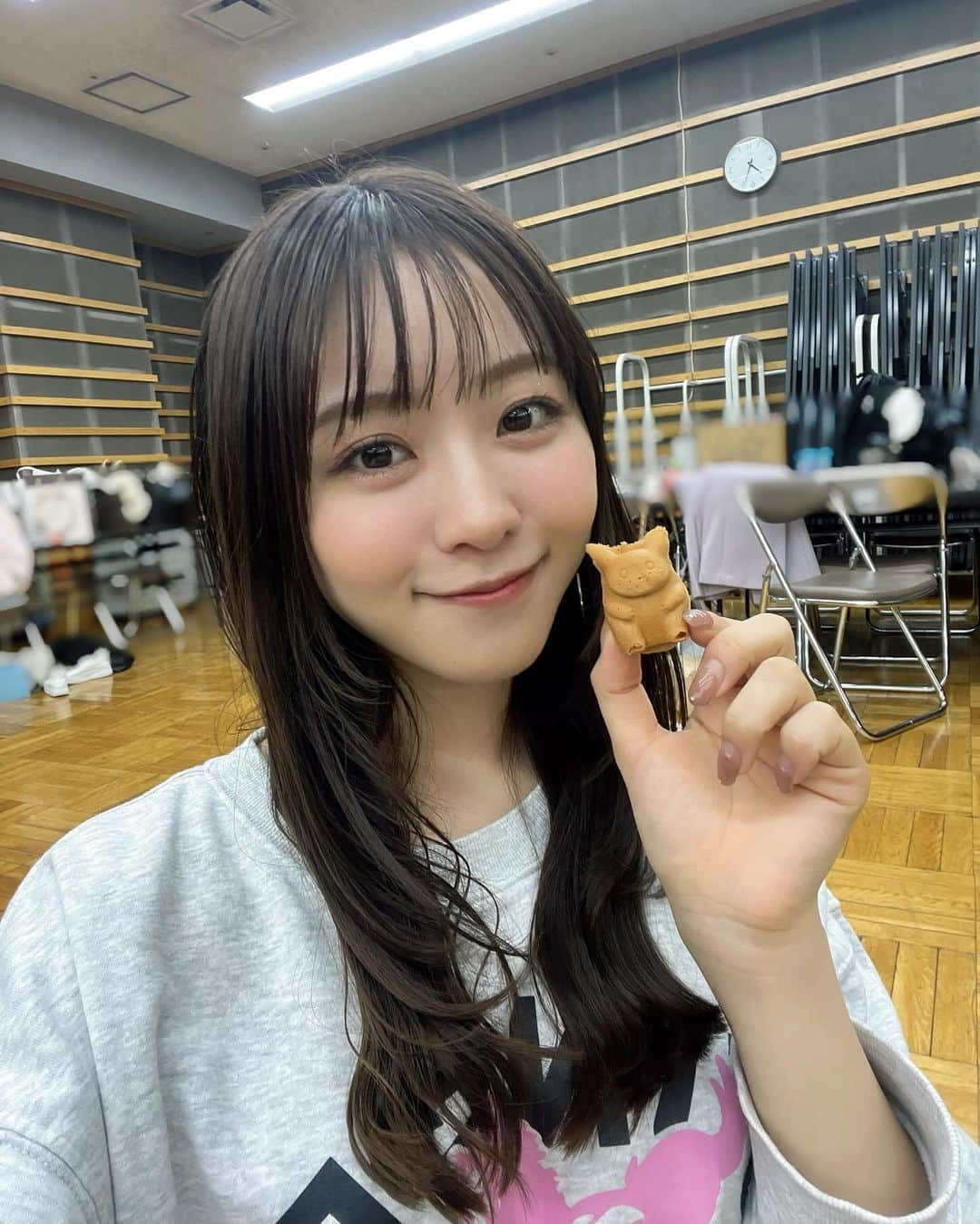 沖玲萌さんのインスタグラム写真 - (沖玲萌Instagram)「スタッフさんがピカチュウ差し入れしてくれた🤍⚡️」12月12日 18時31分 ...