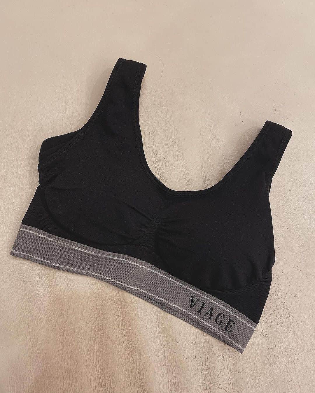 福井柑奈さんのインスタグラム写真 - (福井柑奈Instagram)「VIAGE(ビアージュ)ナイトブラデビュー ノンワイヤーなのだけど ホールド力ハンパなくて めちゃくちゃ盛れます ️😏 ...