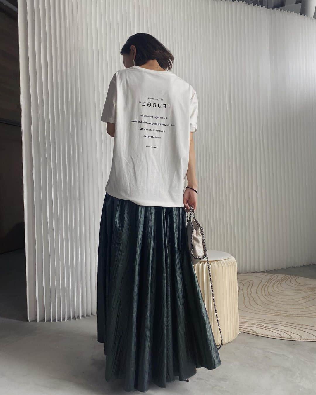 黒石奈央子さんのインスタグラム写真 - (黒石奈央子Instagram)「あめりふく . . PAPER BAG SK ¥20000 7/3 FUDGE REVERSIBLE TEE ¥ ...
