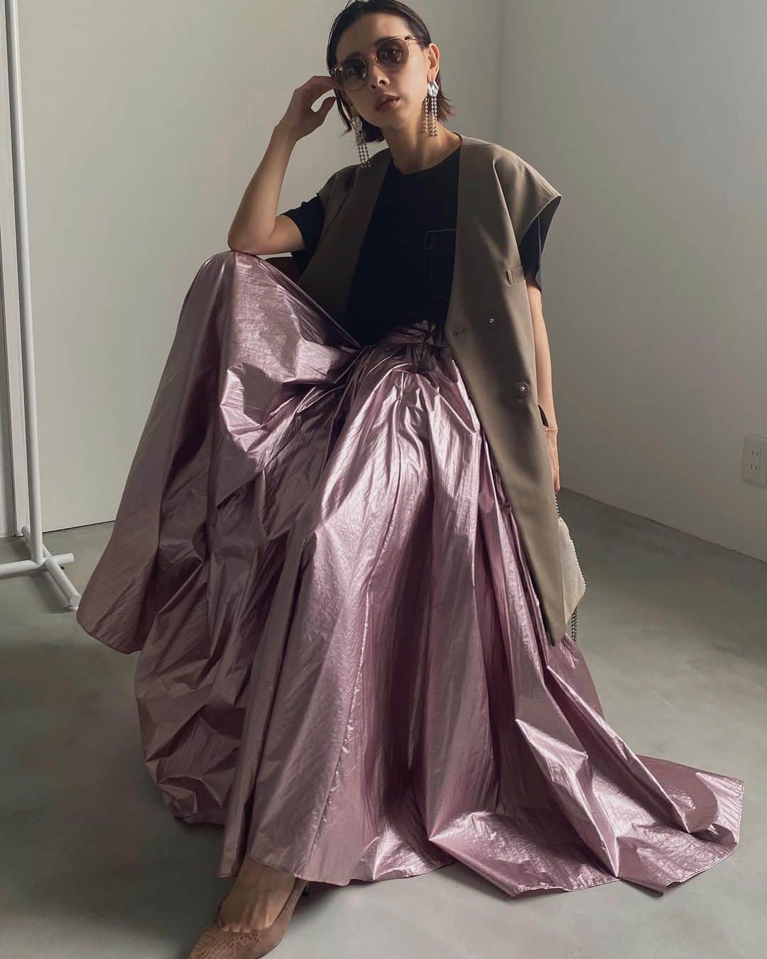 黒石奈央子さんのインスタグラム写真 - (黒石奈央子Instagram)「あめりふく . . PAPER BAG SK ¥20000 7/3 FUDGE REVERSIBLE TEE ¥ ...